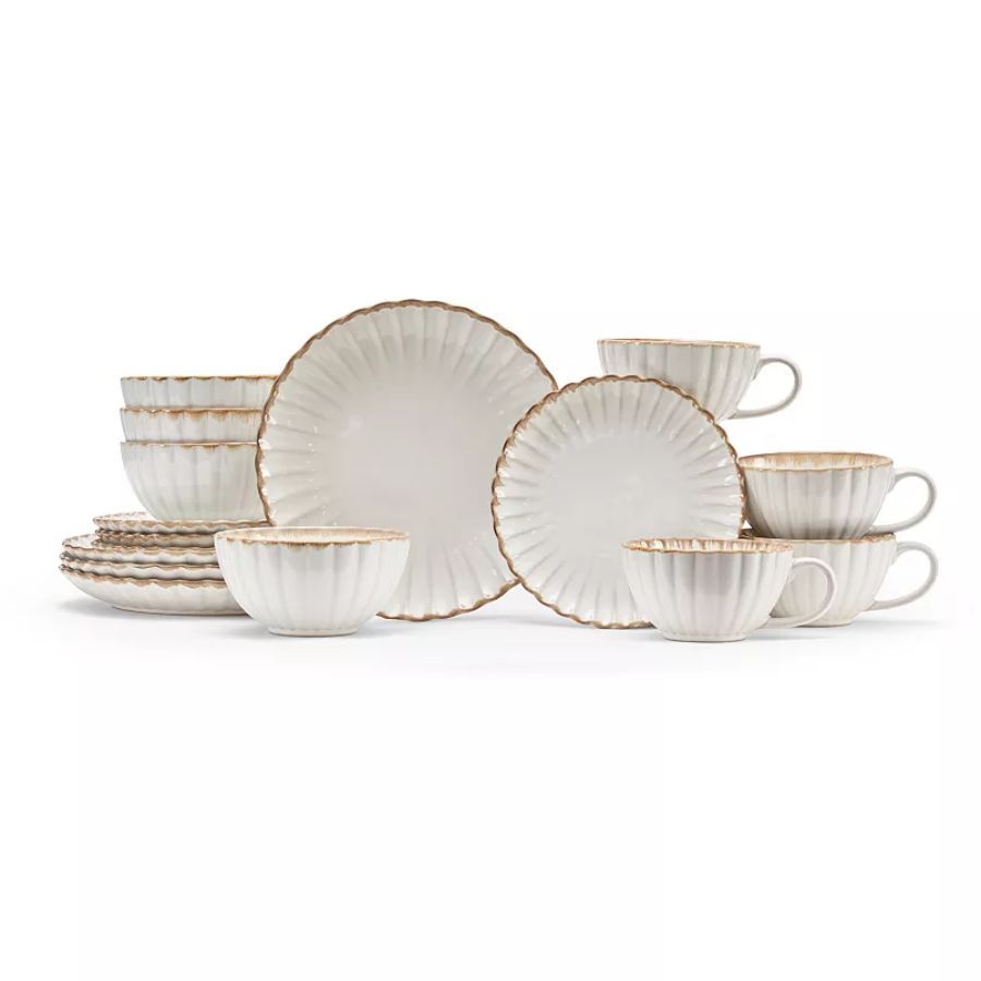 More Guests Than Matching Dinnerware? Here's What to do | Livingetc