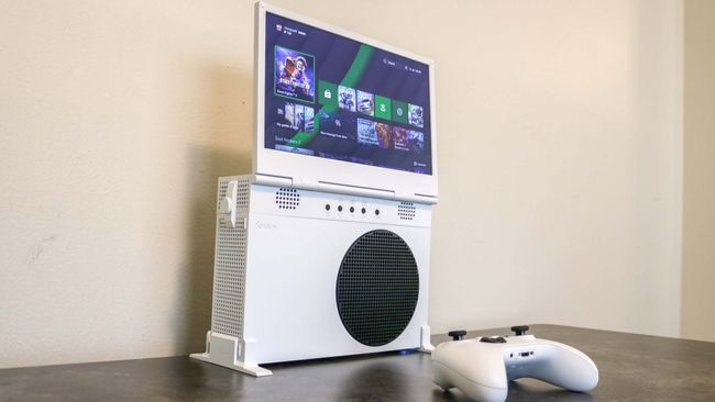 I turned my Xbox Series S into a gaming laptop with this portable ...