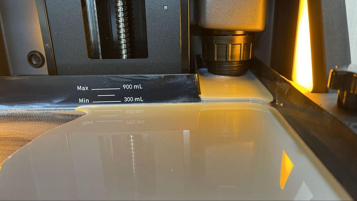 HeyGears Reflex RS Review: Commercial Resin for your Desktop | Tom's ...