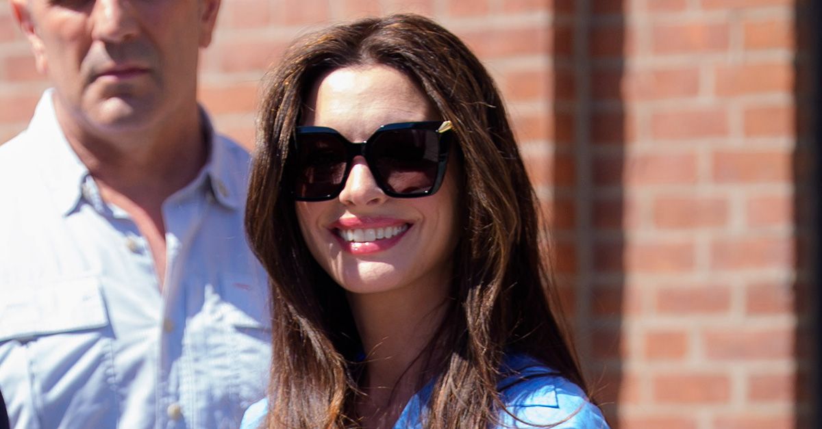 Anne Hathaway Wore the Pretty Color Trend of Summer 2026 | Who What Wear
