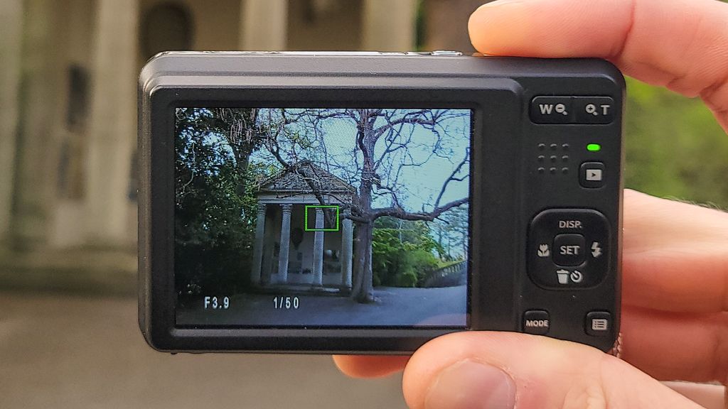 This is the perfect point-and-shoot to get started in photography – and ...