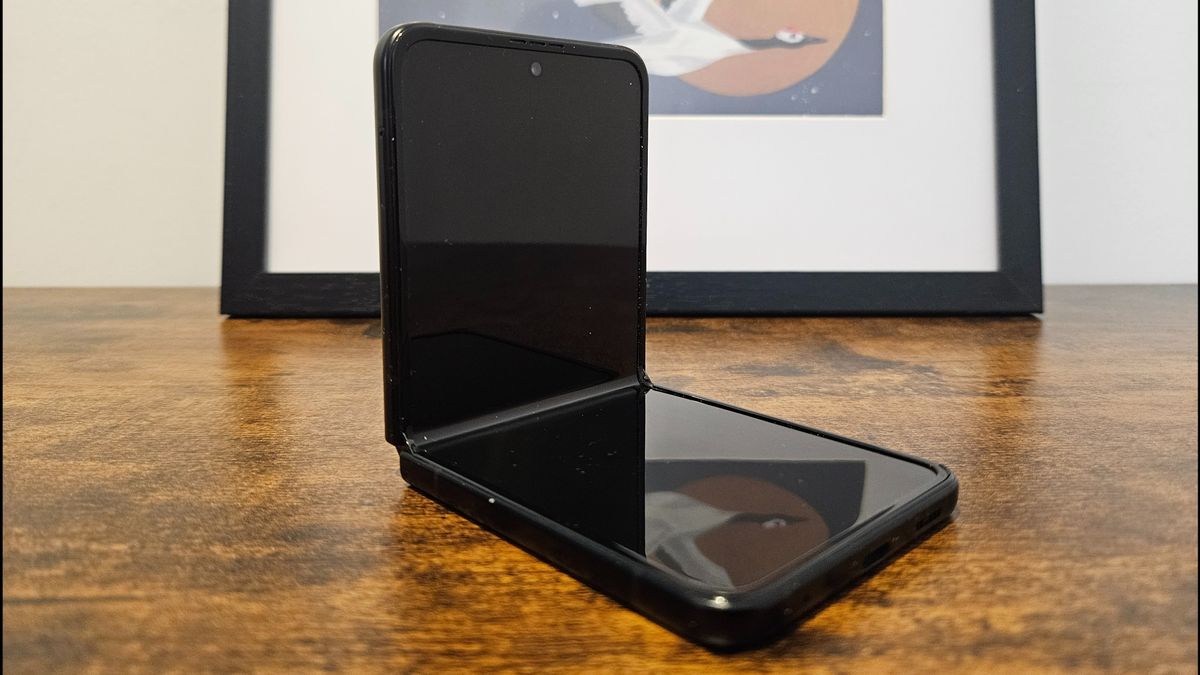 I tried a refurbished Samsung Galaxy Z Flip for one week - a bargain or a big mistake? | TechRadar
