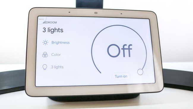 I added a smart display under my monitor and it’s changed the way I ...