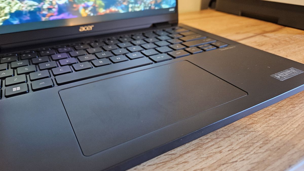 Acer TravelMate P6 14 review: 2.6 pounds and 13 hours of battery life ...