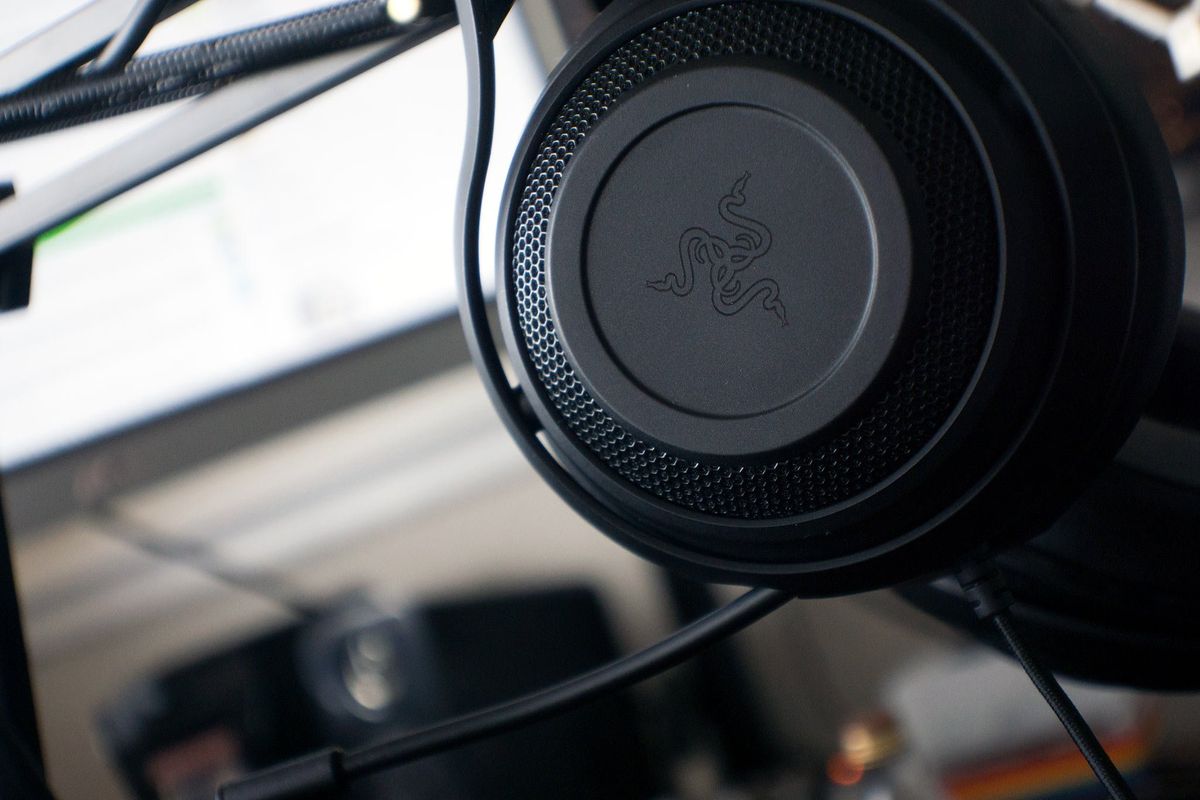 Should you buy a headset or studio mic for your recording needs ...