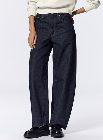 Kendall Jenner Nails Millionaire Dressing With a Surprisingly Casual ...