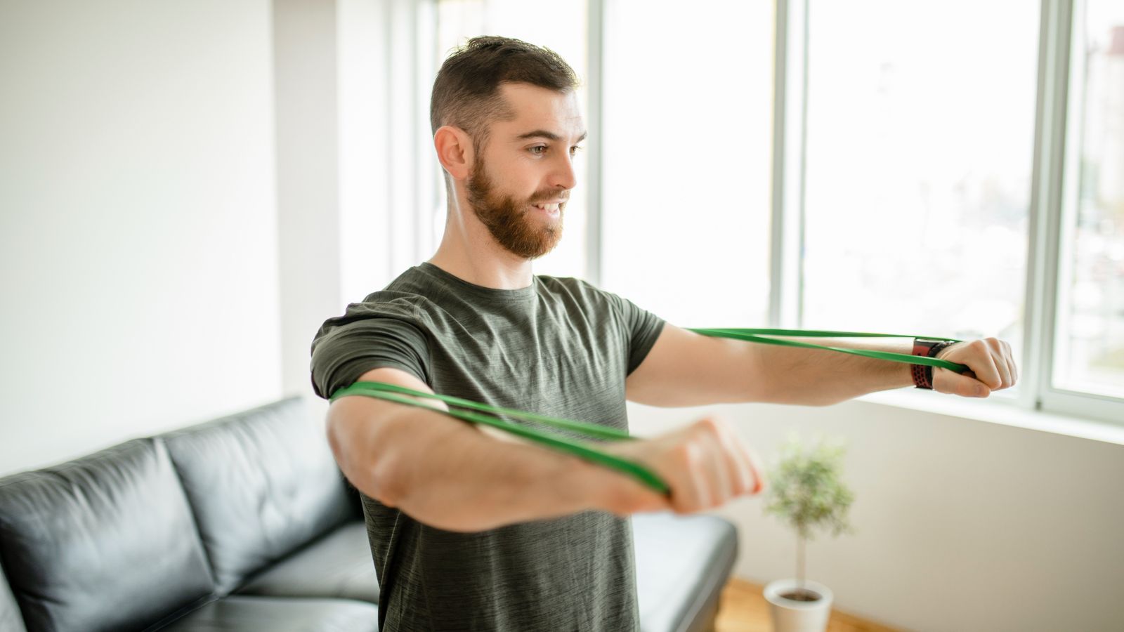 The best chest workouts with resistance bands | Fit&Well