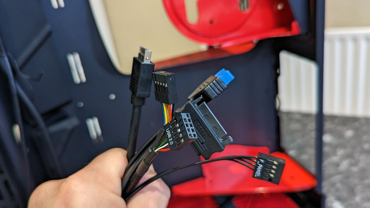 HYTE Y70 Touch review: A 4K 60Hz screen built into an extravagant PC ...