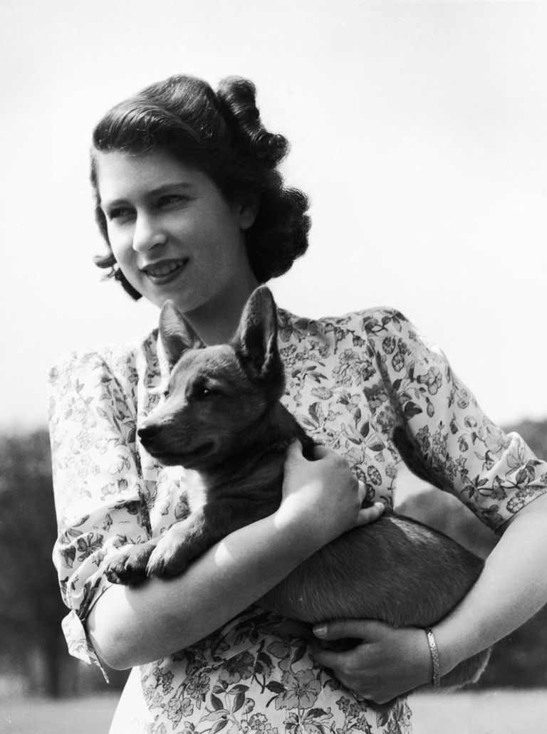 Young Photos of Queen Elizabeth and Princess Margaret | Marie Claire