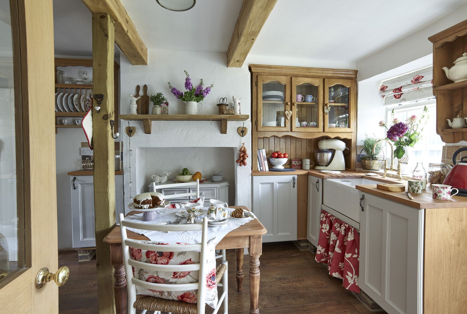 Cottage kitchens: 16 inspiring ideas for your room | Real Homes