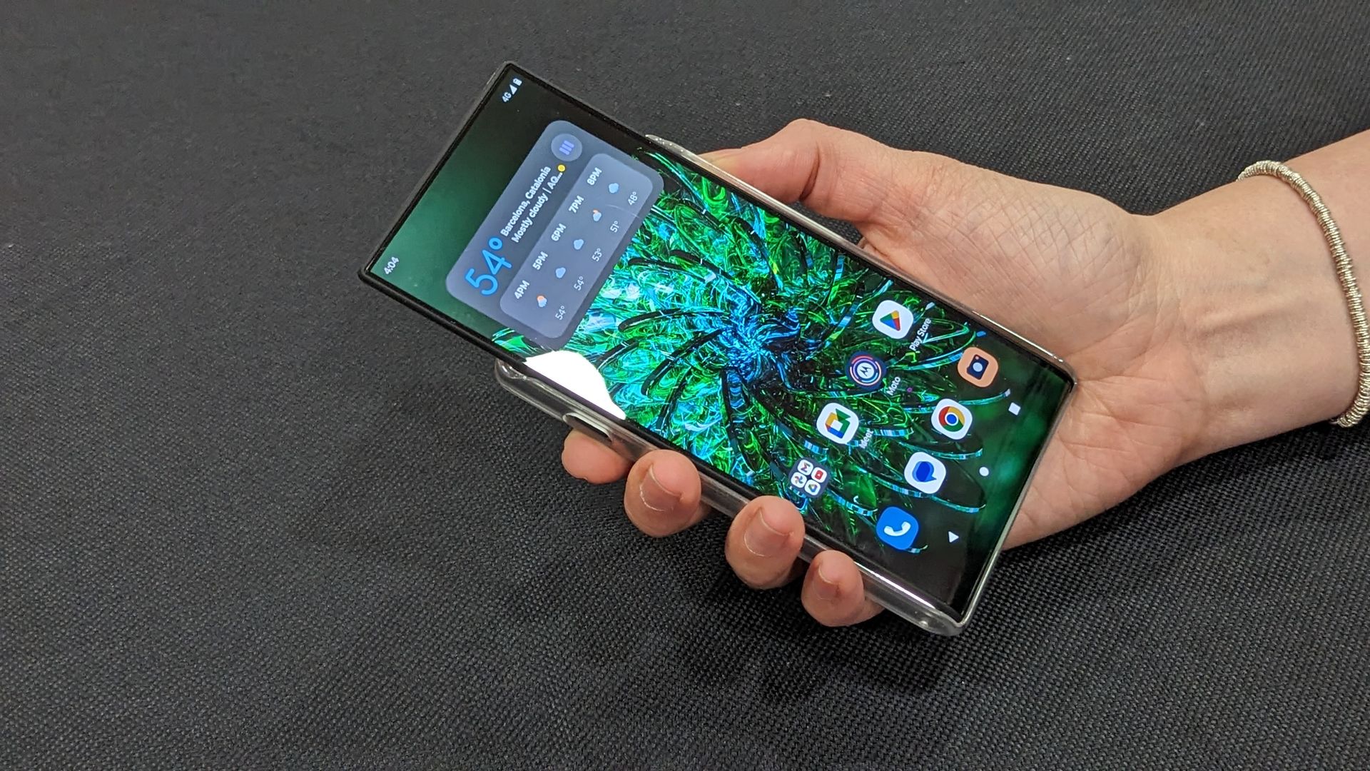 Lenovo just unveiled rollable phone and laptop at MWC 2023 — here's ...