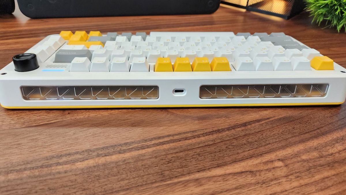 iQunix ZX75 Mechanical Keyboard Review: Back to the Future | Tom's Hardware