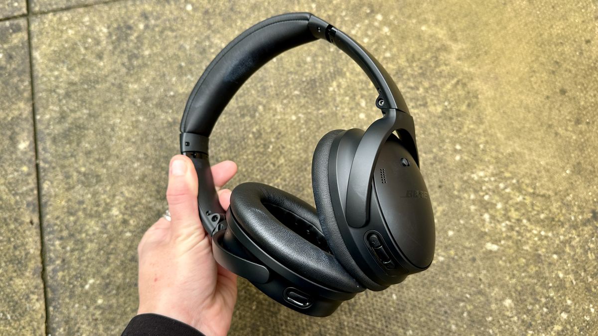Bose QuietComfort Headphones review: flagship noise-cancelling for less ...