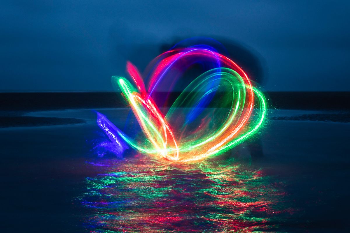 Paint with light at night to create incredible patterns and reflections ...