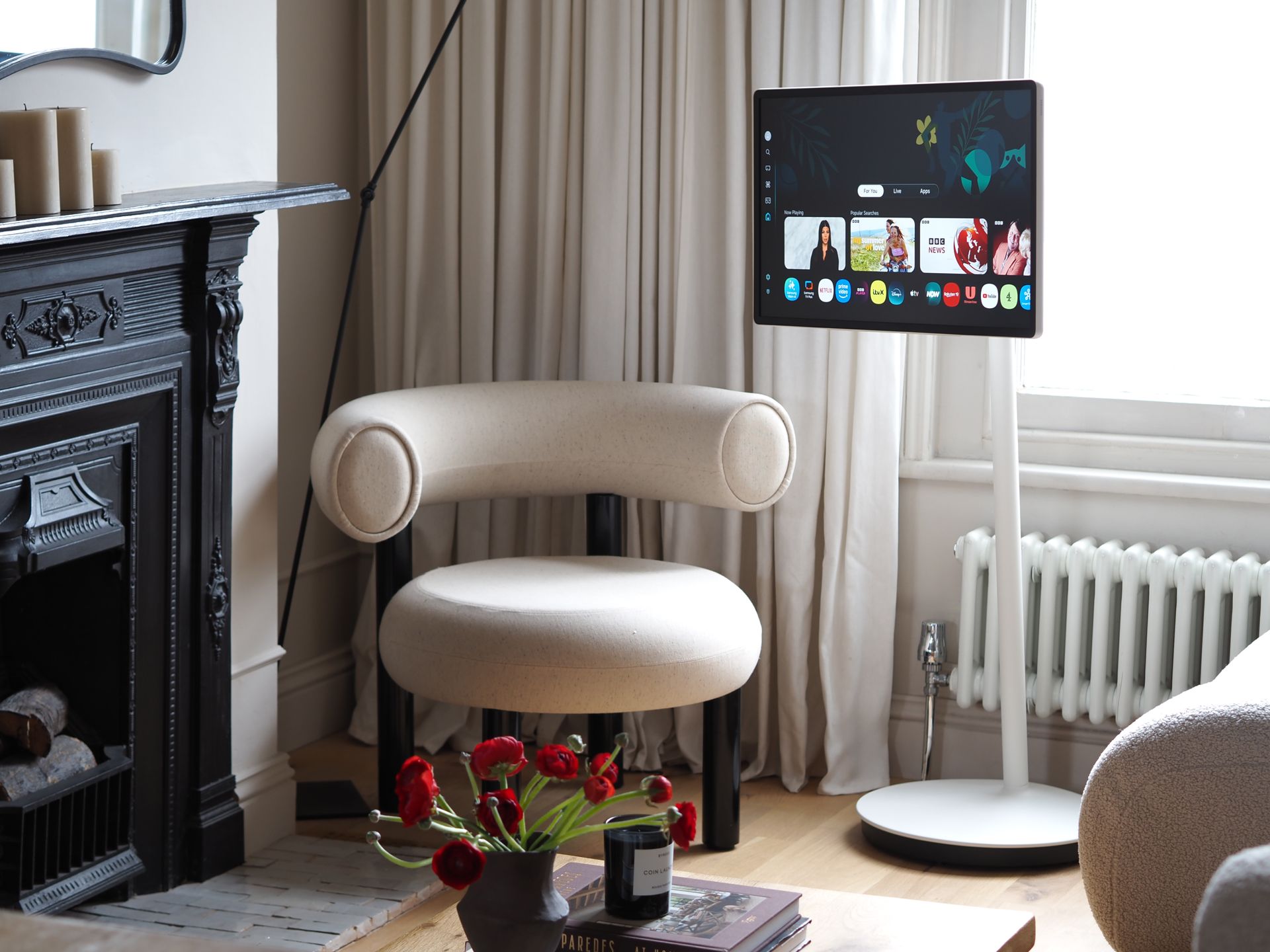 Samsung MovingStyle Review — A New Way to Experience TV | Livingetc