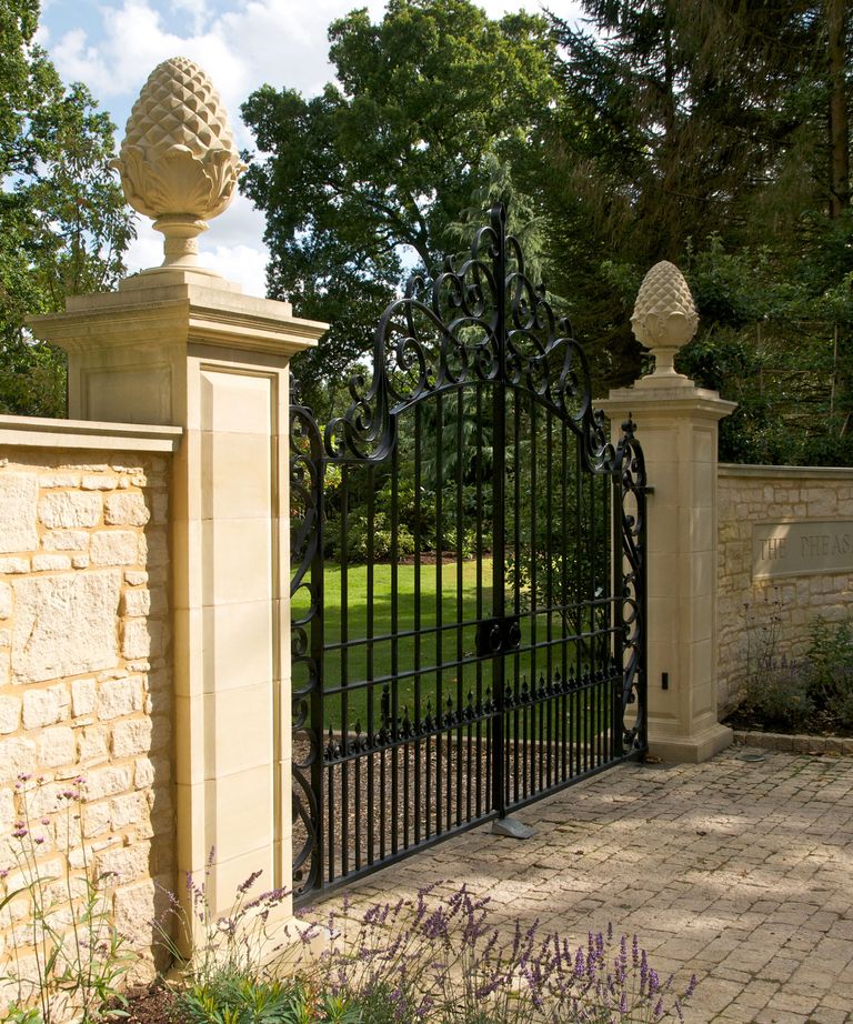 Driveway gate ideas: 10 designs that will boost your plot’s curb appeal ...