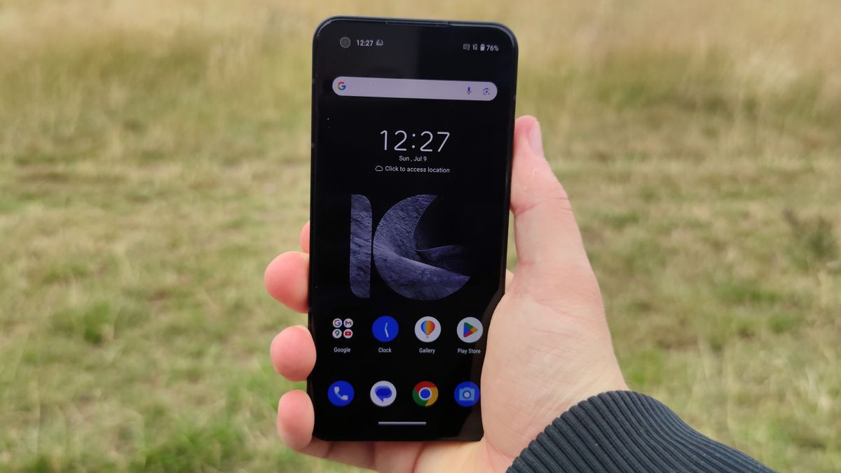 Asus Zenfone 10 review: powerful and pocketable but performative ...