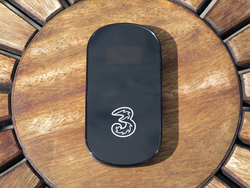 Three MiFi E586: Performance - Three MiFi Huawei Wireless Modem E586 ...