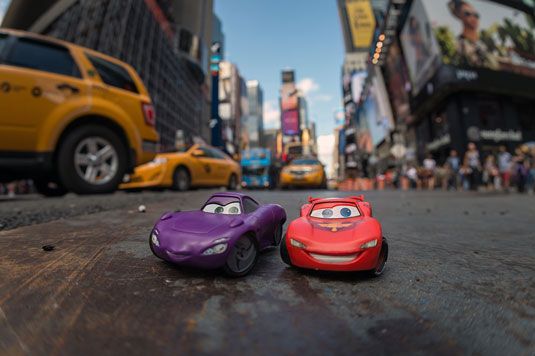 15 incredible photos of Disney characters in real-world settings ...