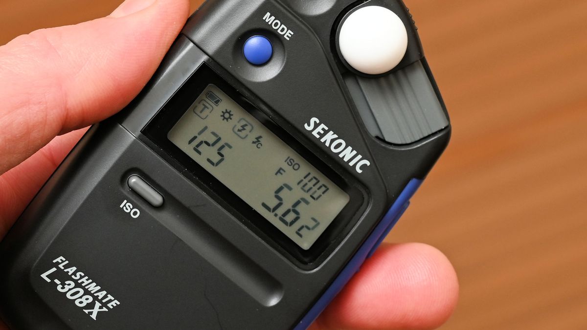 Sekonic Flashmate L-308X / L-308X-U review: the only light meter you’ll ...