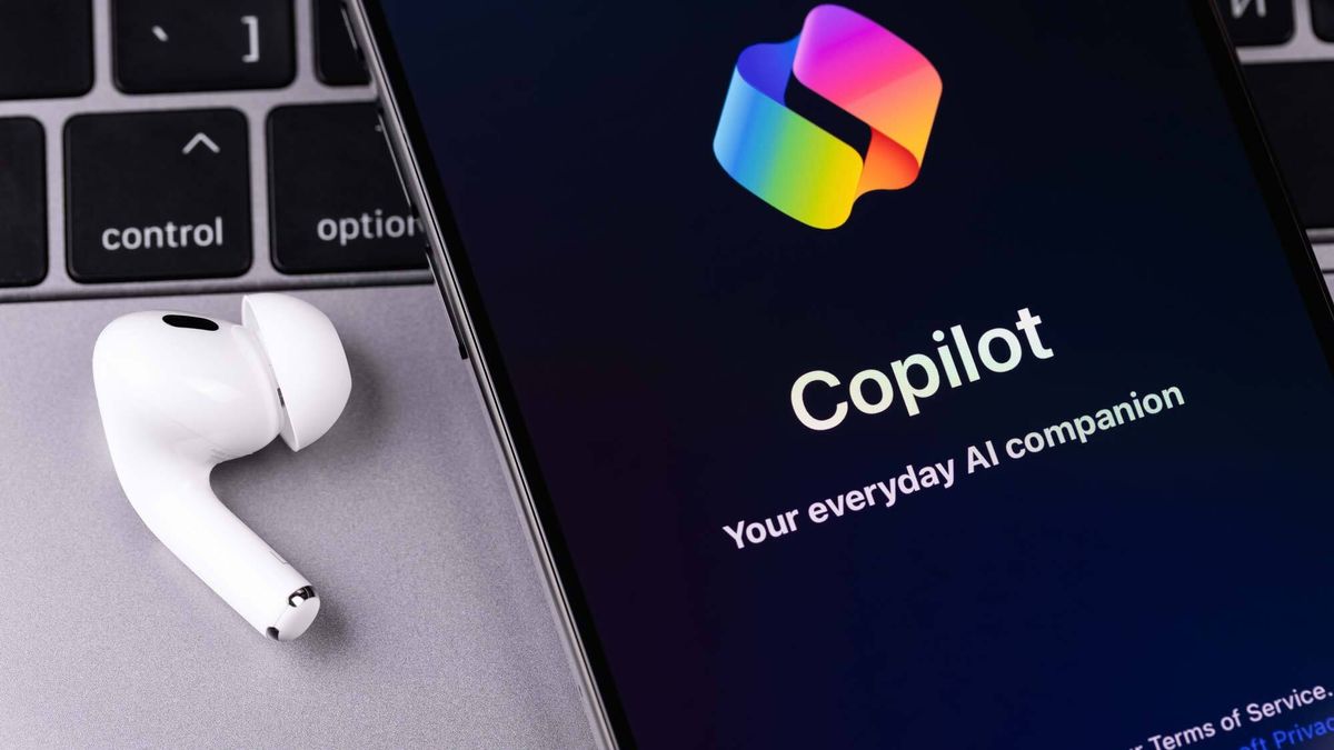 Microsoft's Copilot Vision AI can now see your whole desktop — here's ...