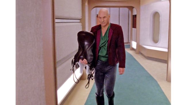 'Star Trek' Captain's Couture: Picard's 15 Most Memorable TNG Outfits ...