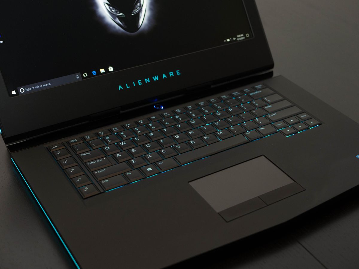 Alienware 15 (GTX 1070) Gaming Laptop Review - Tom's Hardware | Tom's ...