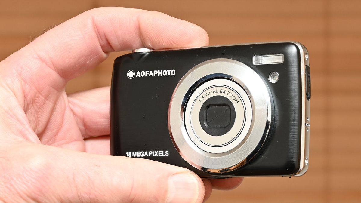 AgfaPhoto Realishot DC8200 review: a pocket-sized, wallet-friendly ...