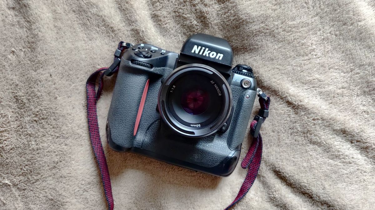 The Nikon F5 is a camera I will never sell! How this icon is in my kit ...