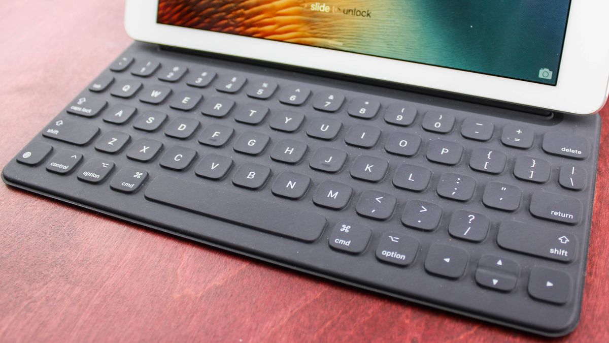 True Tone Display, Smart Keyboard and Apple Pencil - iPad Pro 9.7 (2016 ...
