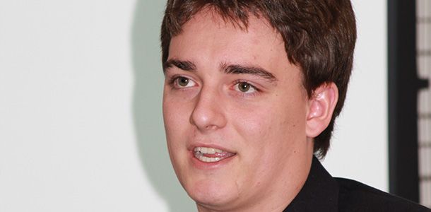 Oculus founder: Rift will come to Mac if Apple "ever release a good ...