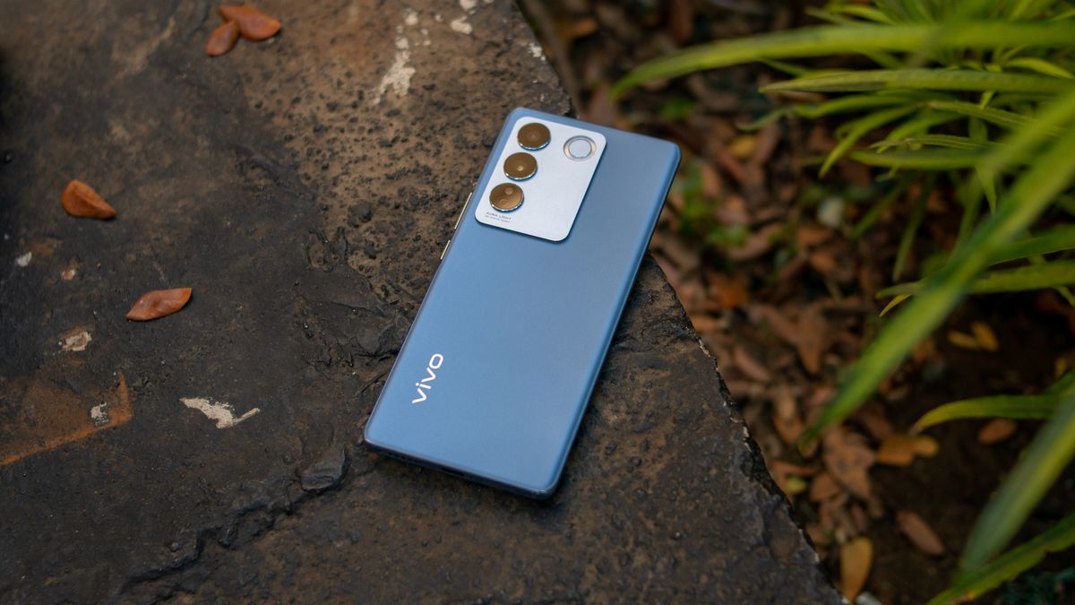 Vivo V27 Pro review: It takes the fight to last year's flagship phones ...
