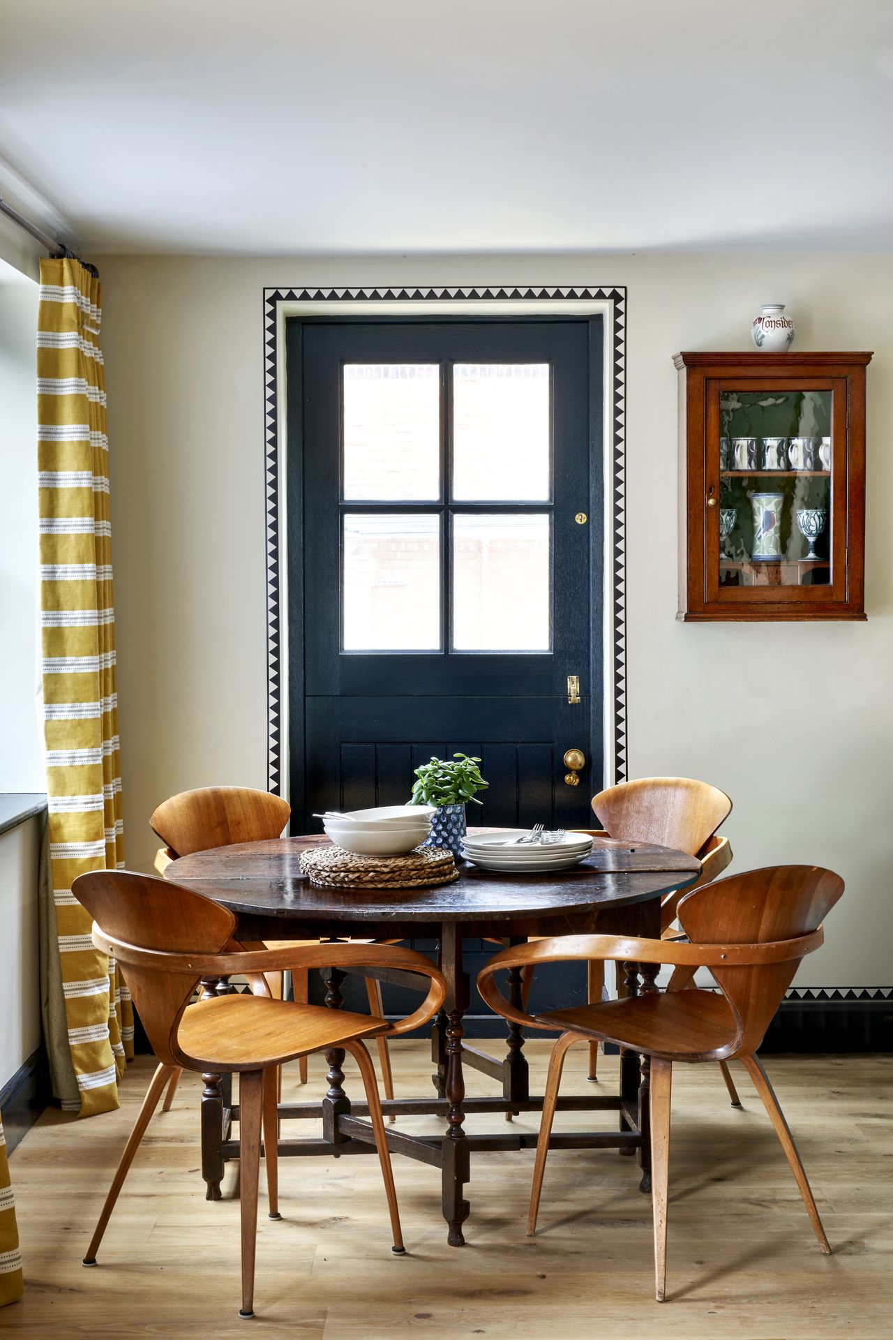 Are wallpaper borders really making a comeback? | Livingetc