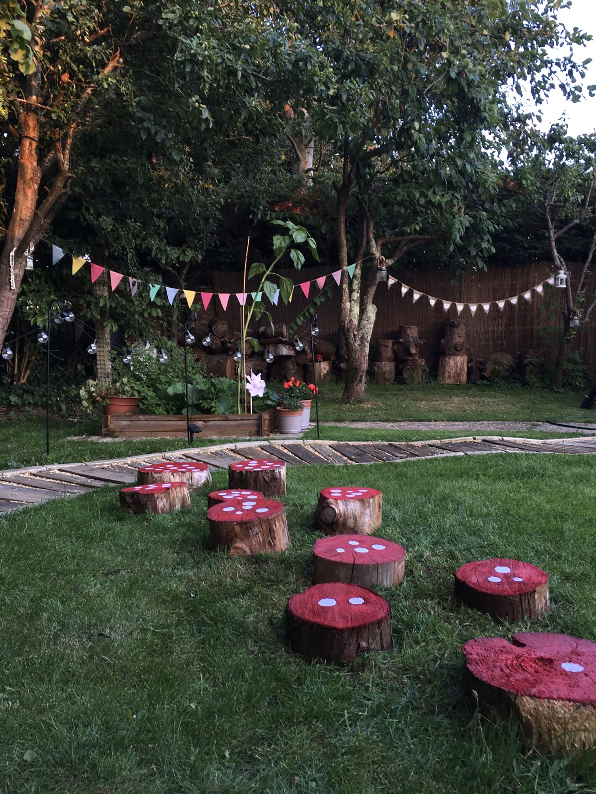 Tree stump ideas: 9 creative ways to give them a new lease of life ...