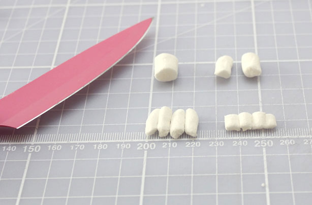 How to make Halloween fang cake decorations | GoodtoKnow