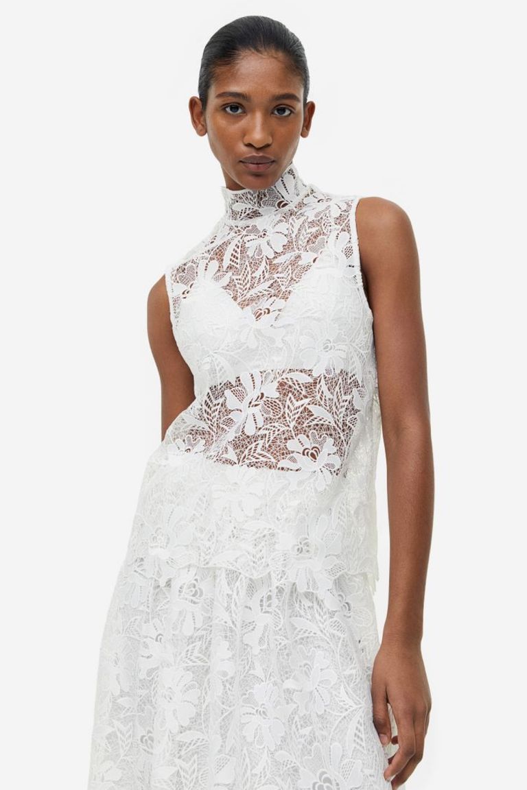 Trust Me—the Lace Trend Is the Sweet-Yet-Sultry Look of Summer 2024 ...