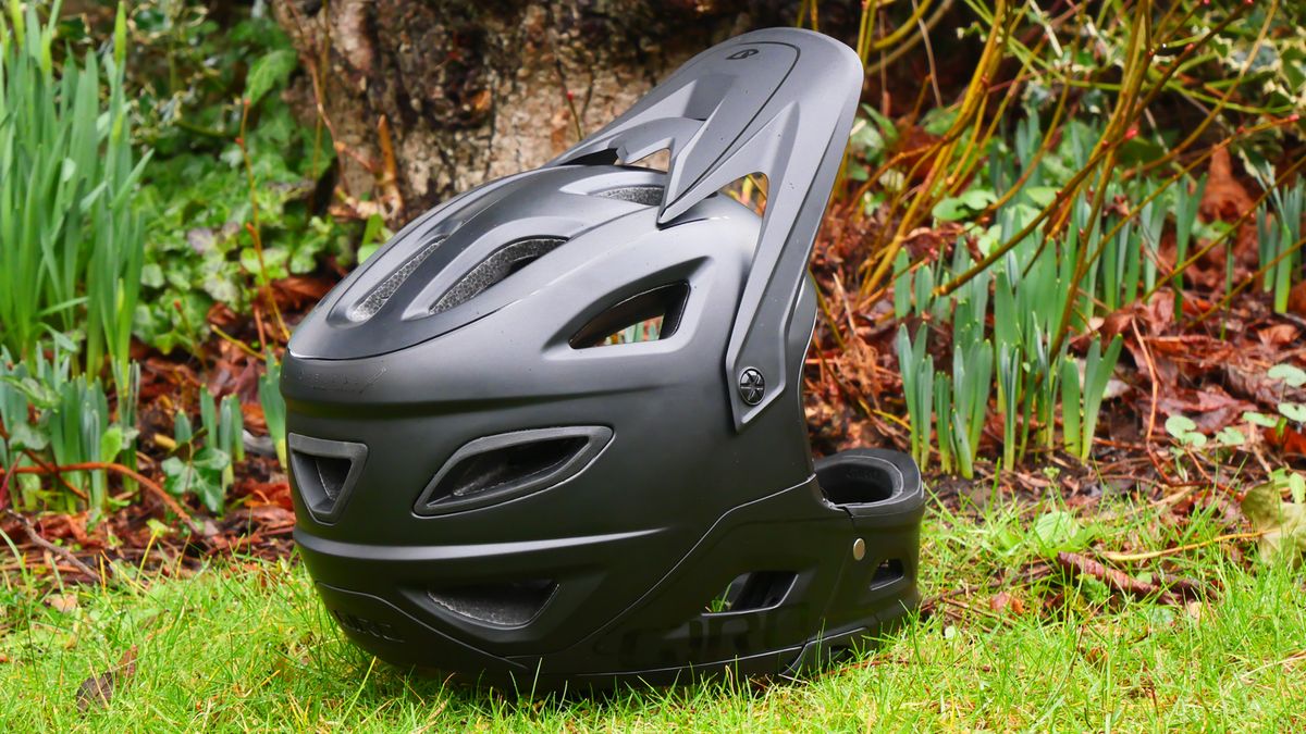 Giro Switchblade MIPS full-face helmet review – convertible DH ...