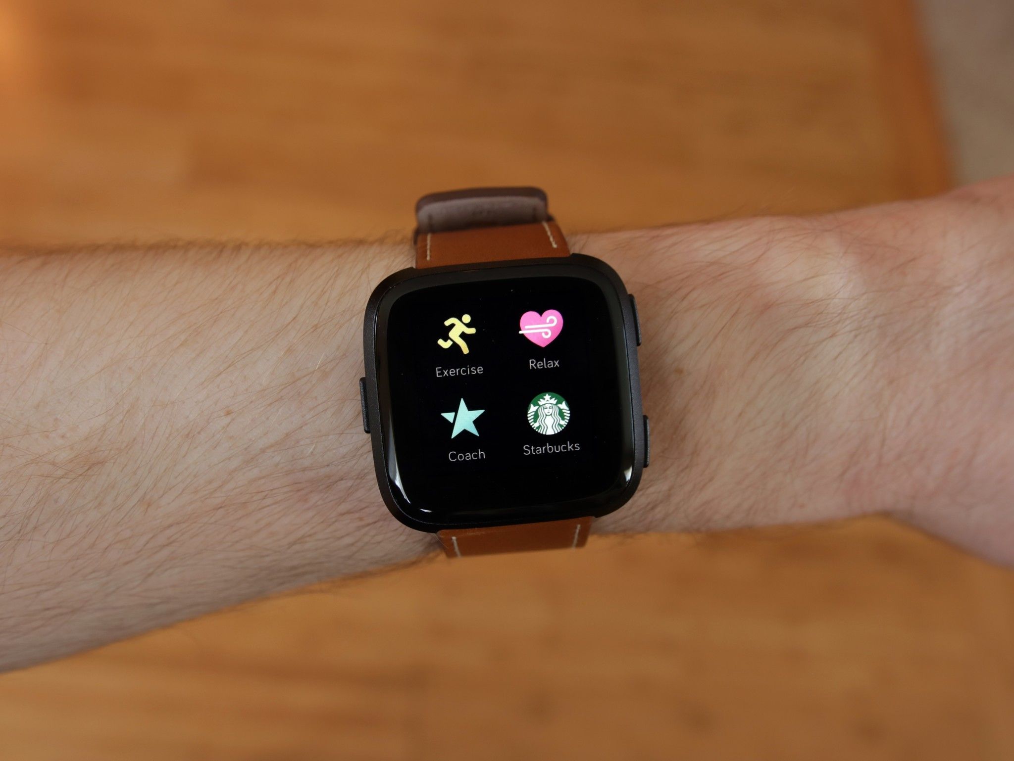 What colors are available for Fitbit Versa? | iMore
