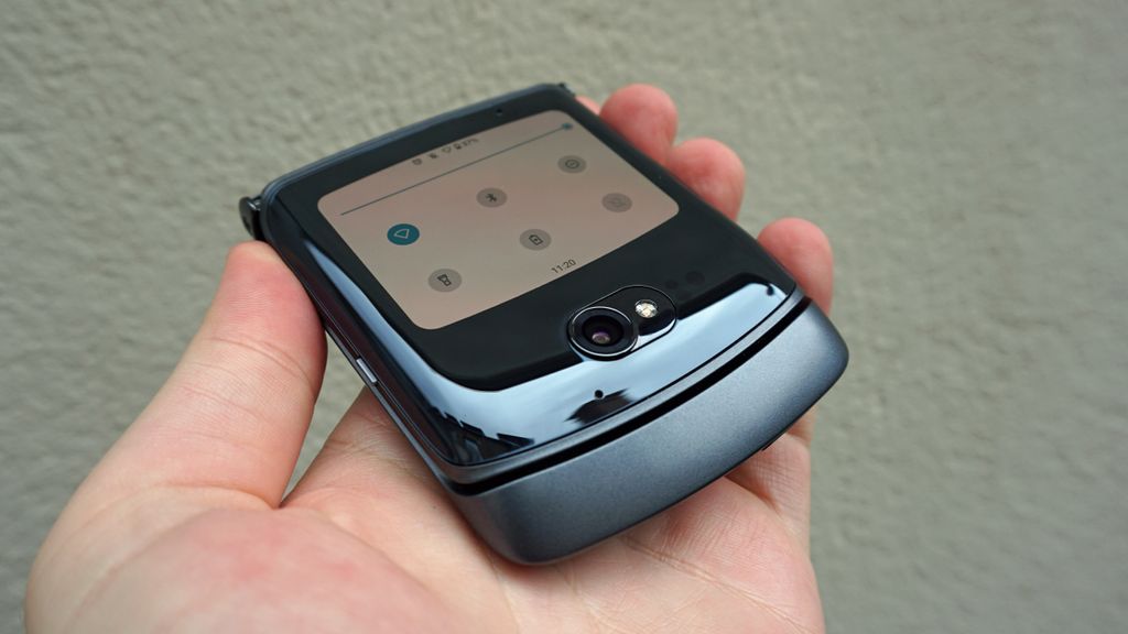 Motorola Razr 2020 review: slight tweaks to the foldable formula ...
