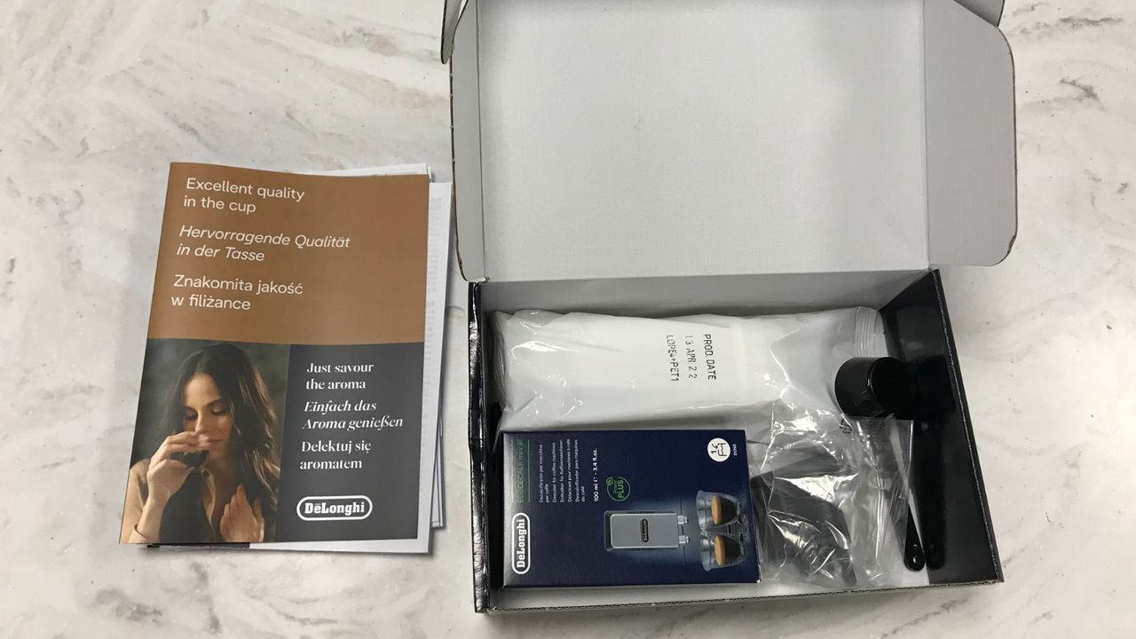 De’Longhi Dinamica Plus Coffee Maker: take a sip of luxury | Homes and ...