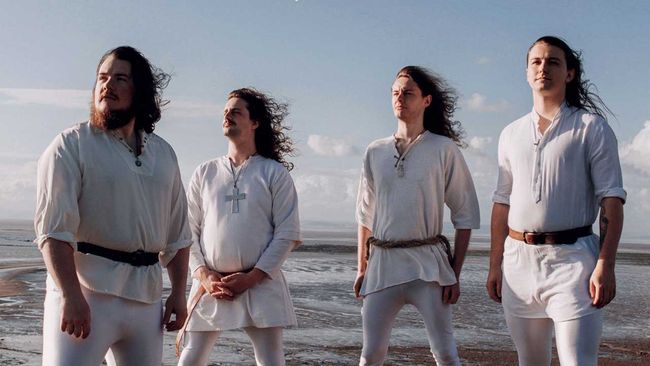 "Oh my god!" Watch 'dwarf metal' band Wind Rose surprise two fans at an ...