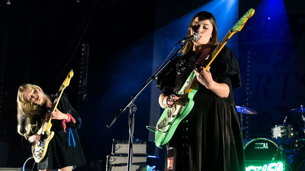 Wet Leg announce self-titled debut album, debut new songs Too Late Now ...