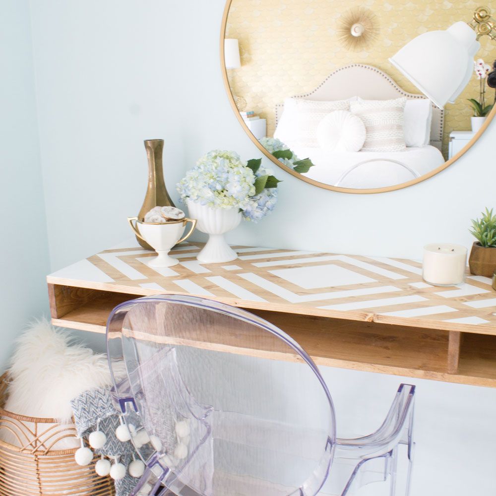 DIY pro proves painting a desk with decorative pattern can really wow ...