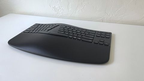 HP 960 Ergonomic Wireless Keyboard review: A curvy design with a ...