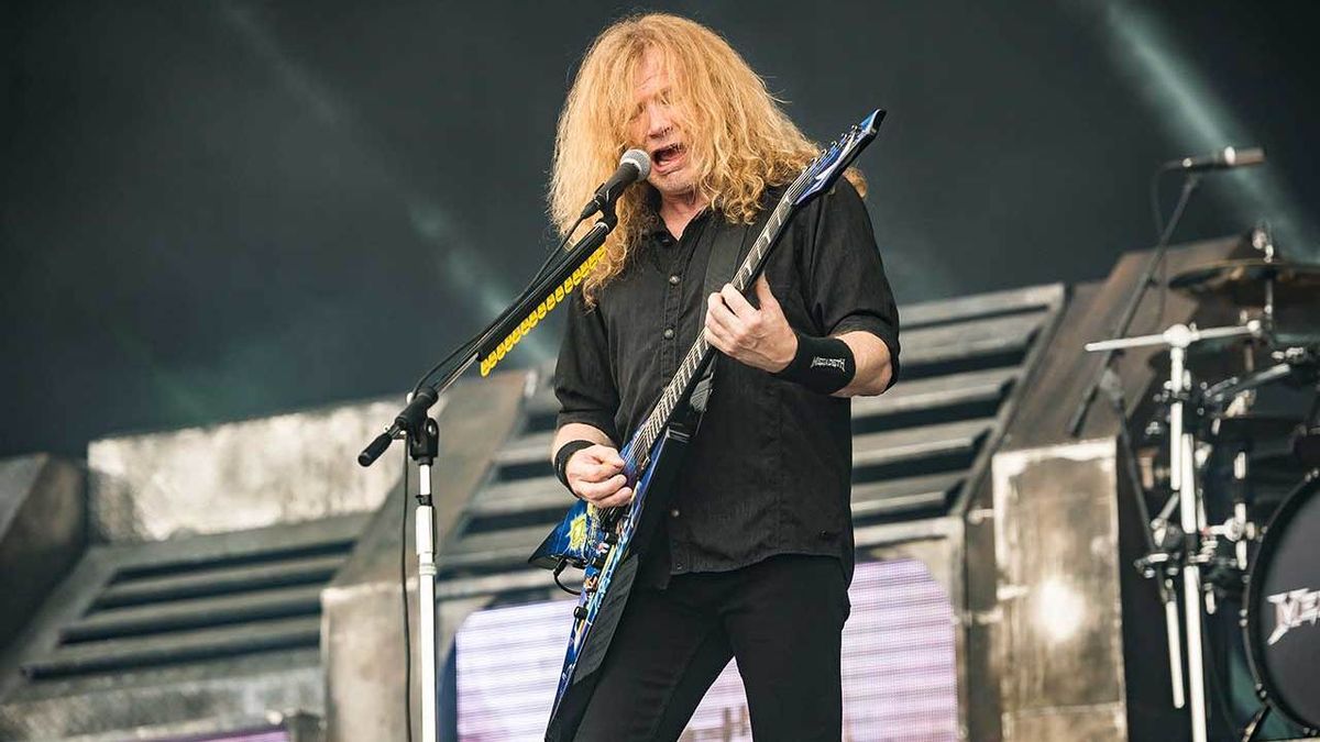 Watch a 360º video of Megadeth walking to the stage at Download ...
