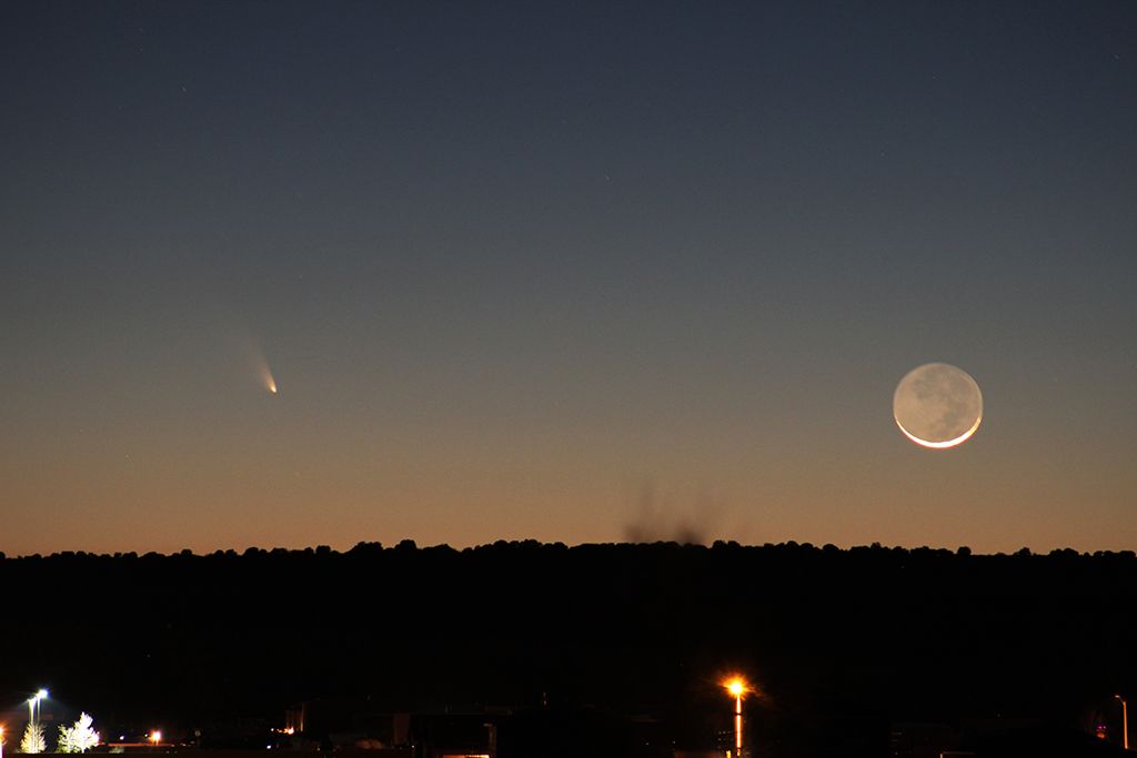Spectacular Comet Pan-STARRS and Moon View Wows Stargazers (Photos) | Space