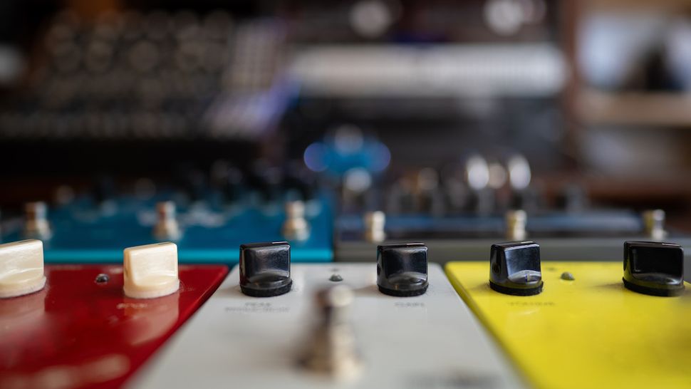 True bypass vs buffered bypass: what’s the difference? | Guitar World