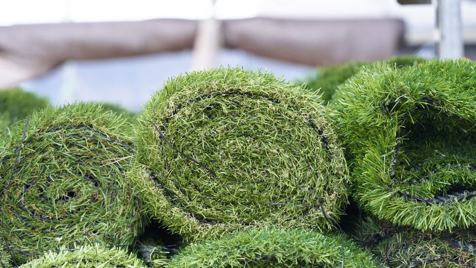 7 mistakes to avoid when using artificial turf to make your back yard ...