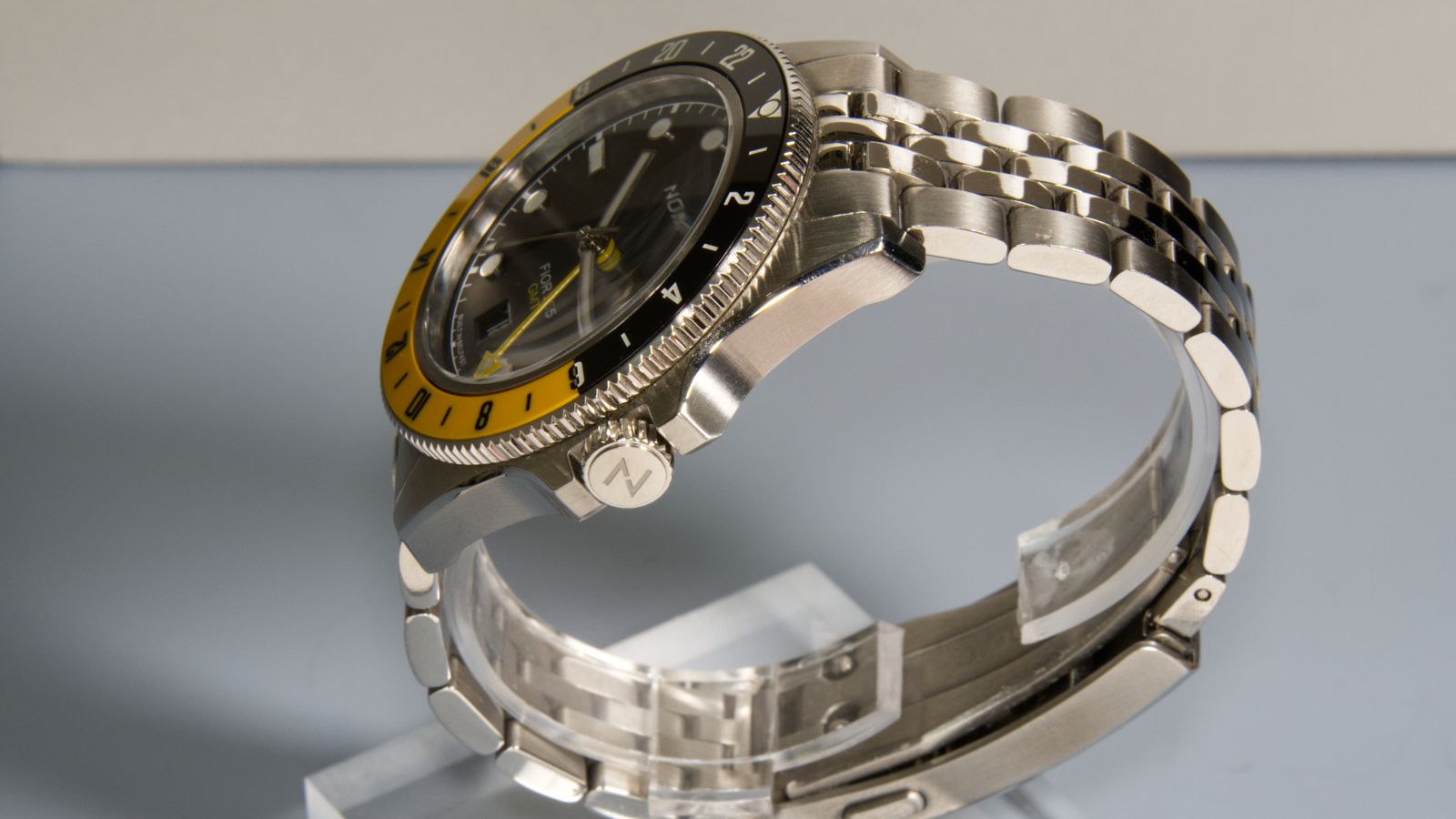 A Week on the Wrist with the Nomadic Fior 555 – a killer GMT watch with ...