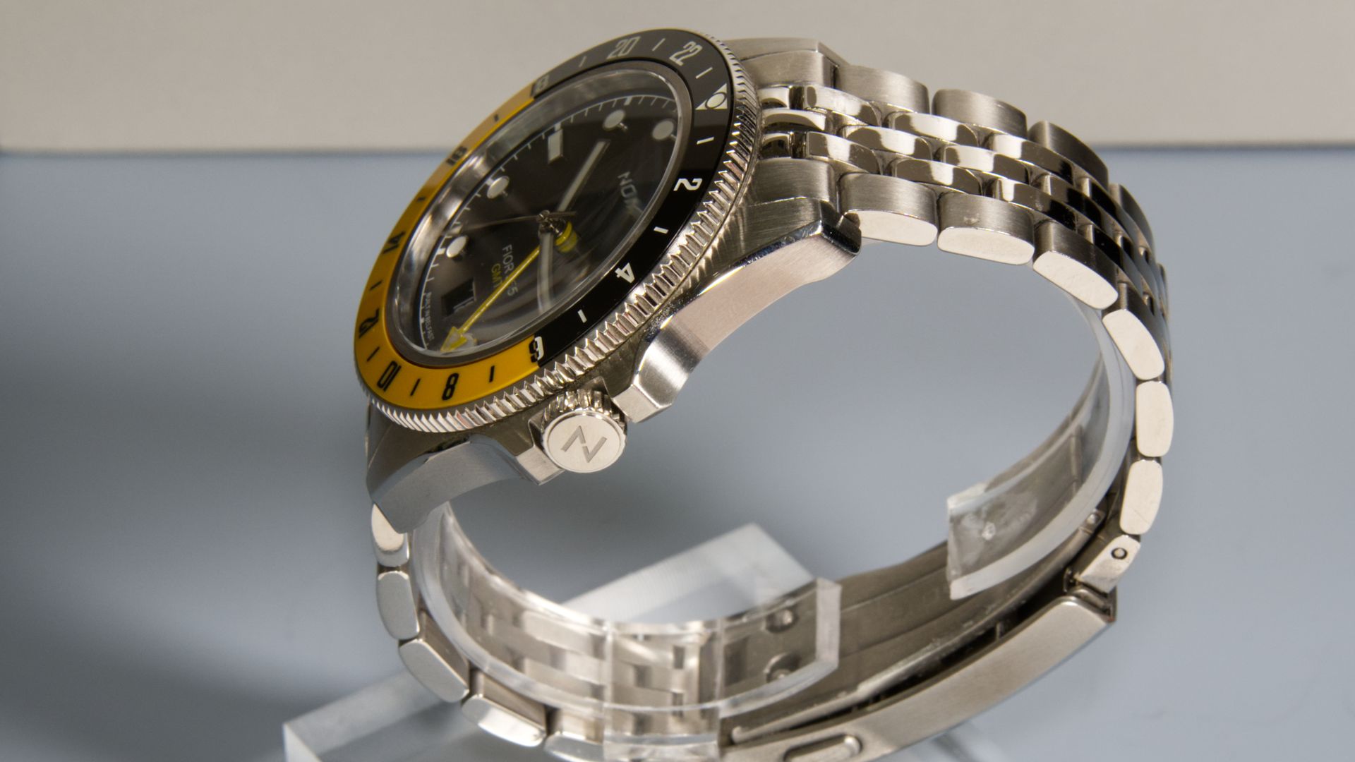 A Week on the Wrist with the Nomadic Fior 555 – a killer GMT watch with ...